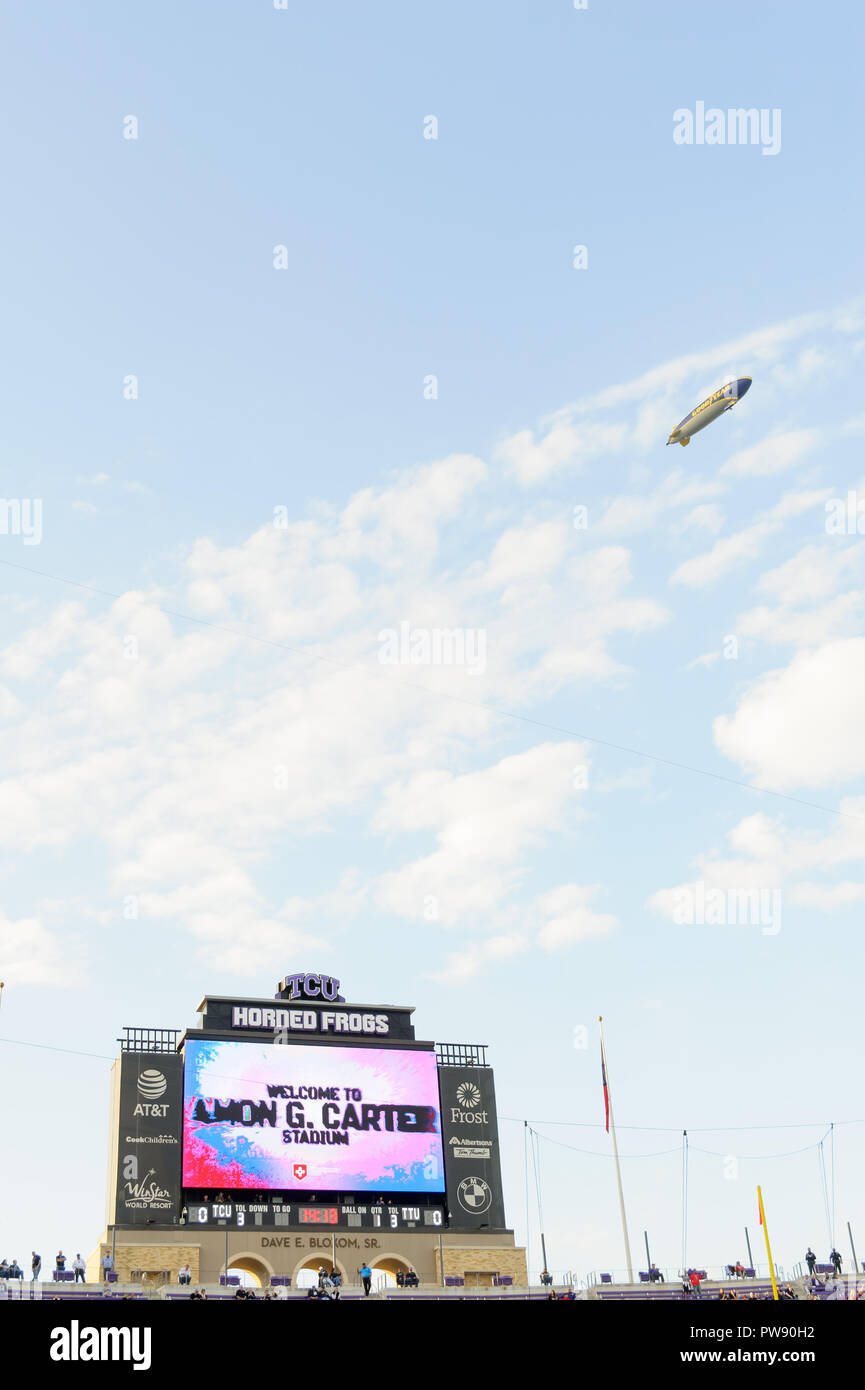 Blimp stadium hi-res stock photography and images - Alamy