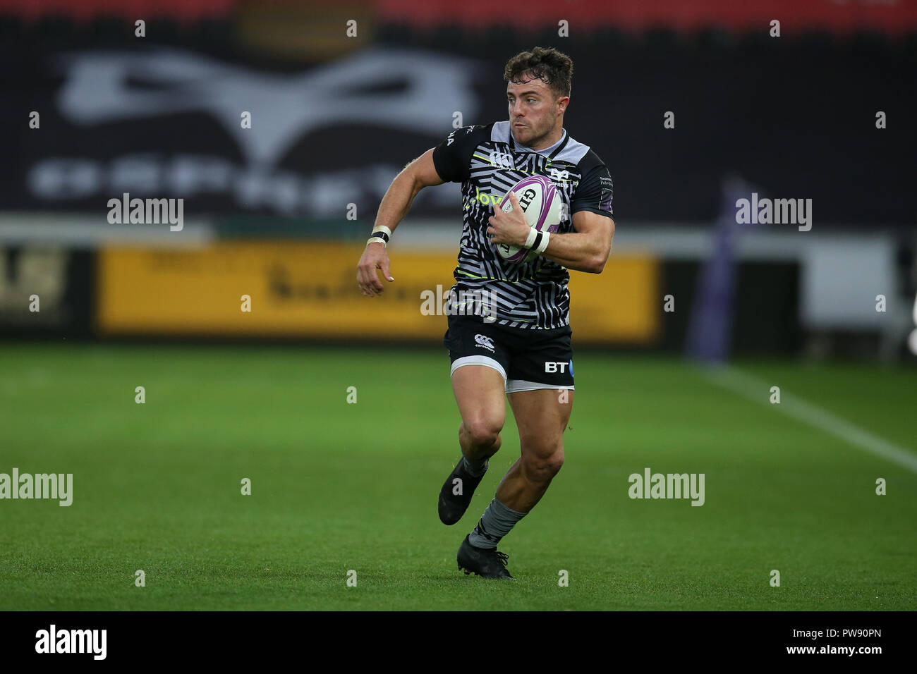 Luke morgan ospreys hi-res stock photography and images - Alamy