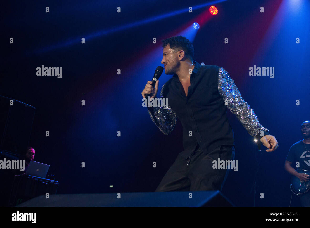 Coventry, UK. 13th October 2018. Peter Andre sings a rendition of ...
