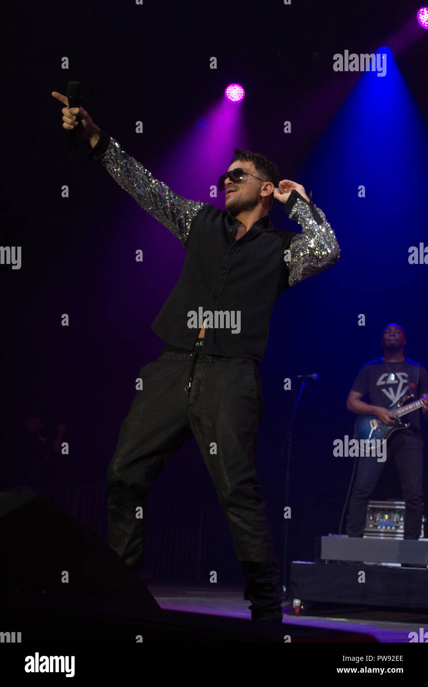 Coventry, UK. 13th October 2018. Peter Andre sings a rendition of ...