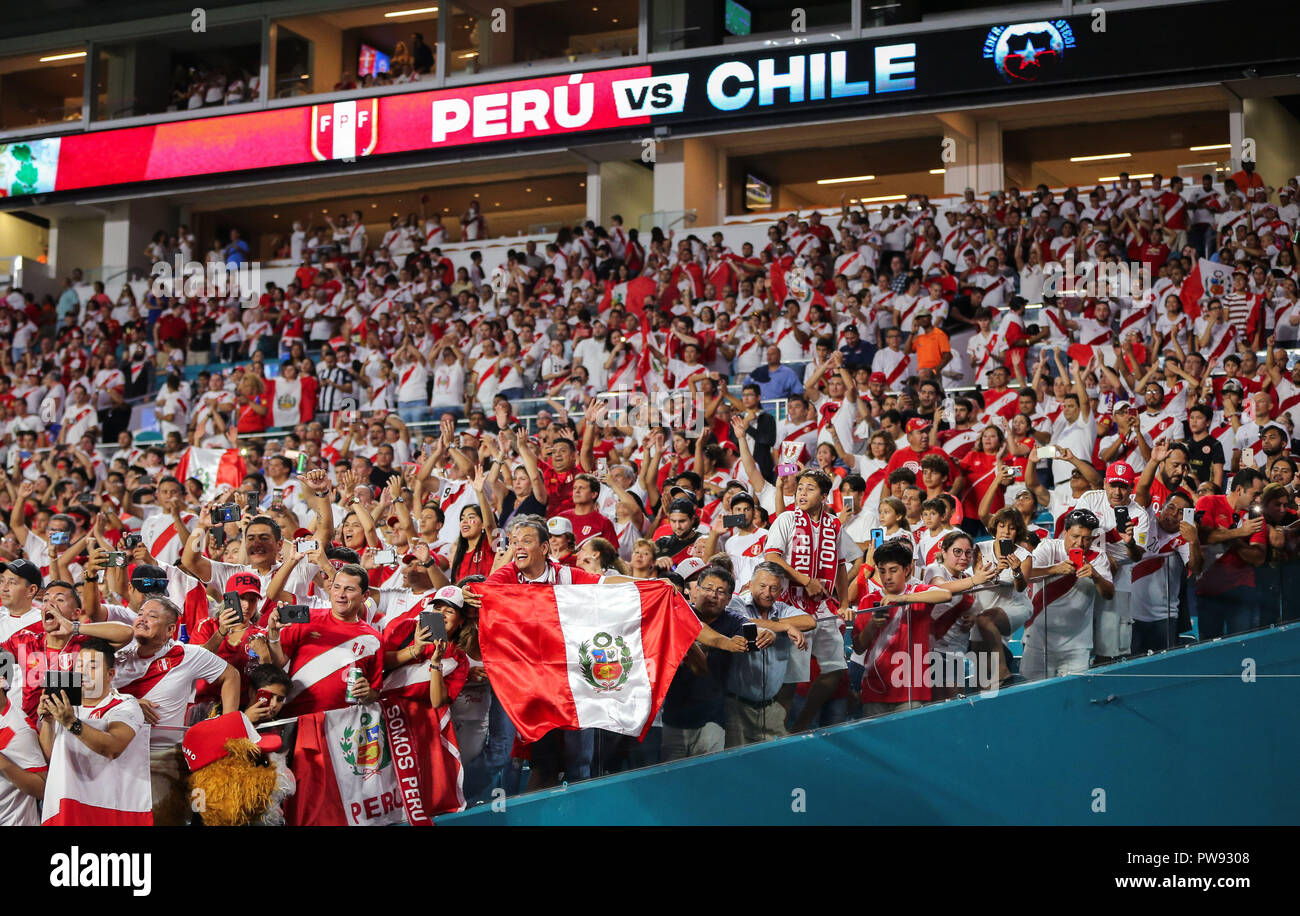 Peruvian soccer fans hi-res stock photography and images - Alamy