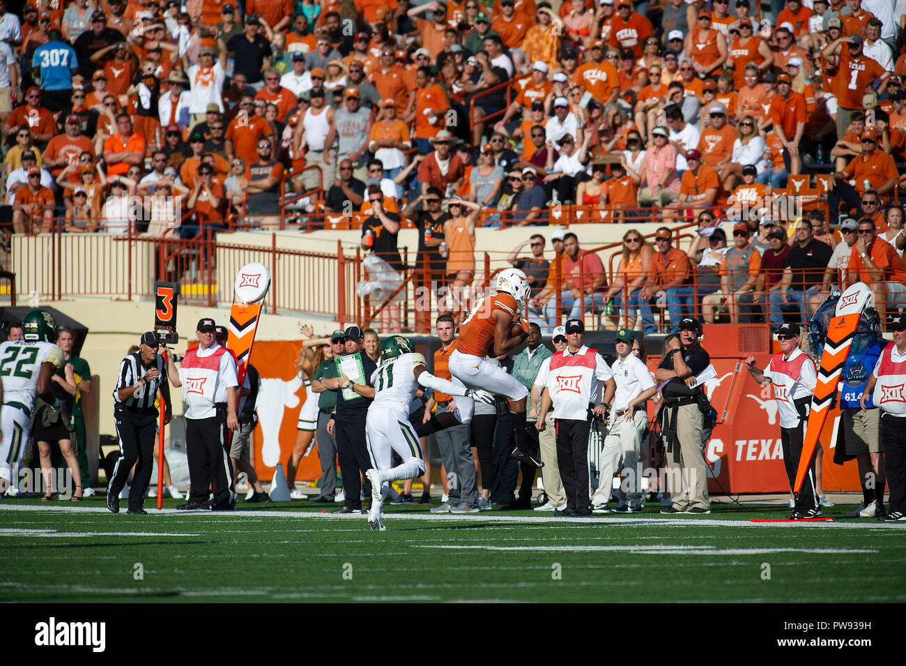 Austin, TX, USA. 13th Oct, 2018. Texas Longhorns Collin Johnson #09 in ...