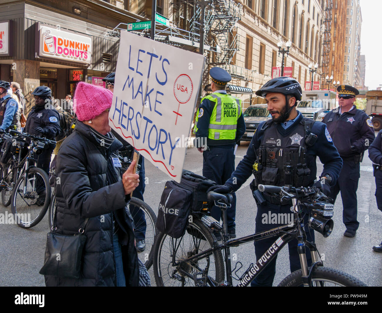 Bicycle police officer united states hi-res stock photography and ...