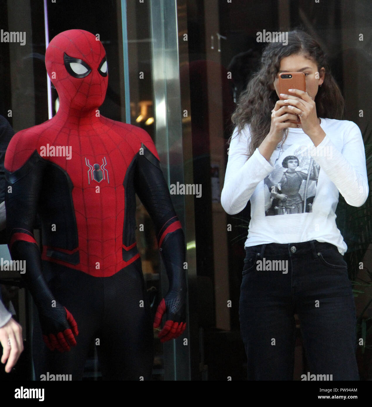 Tom holland spider man filming hi-res stock photography and images - Alamy