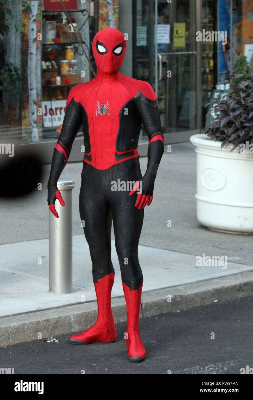 Tom holland spider man filming hi-res stock photography and images - Alamy