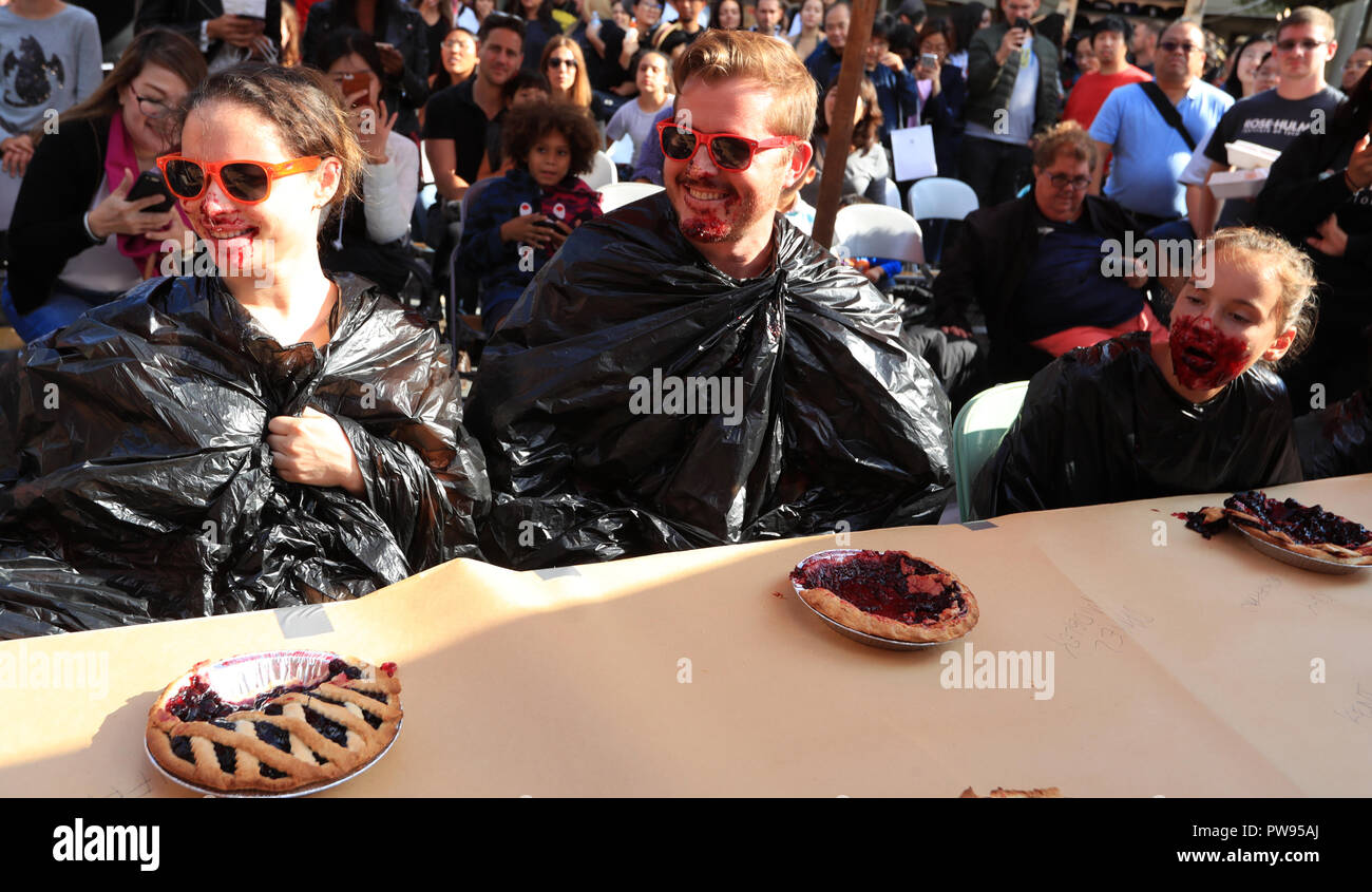 Pie eating contest hi-res stock photography and images - Alamy