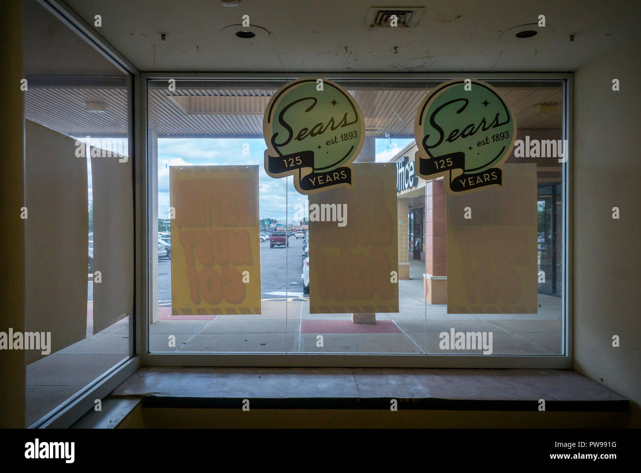 Sears In A Mall High Resolution Stock Photography and Images - Alamy