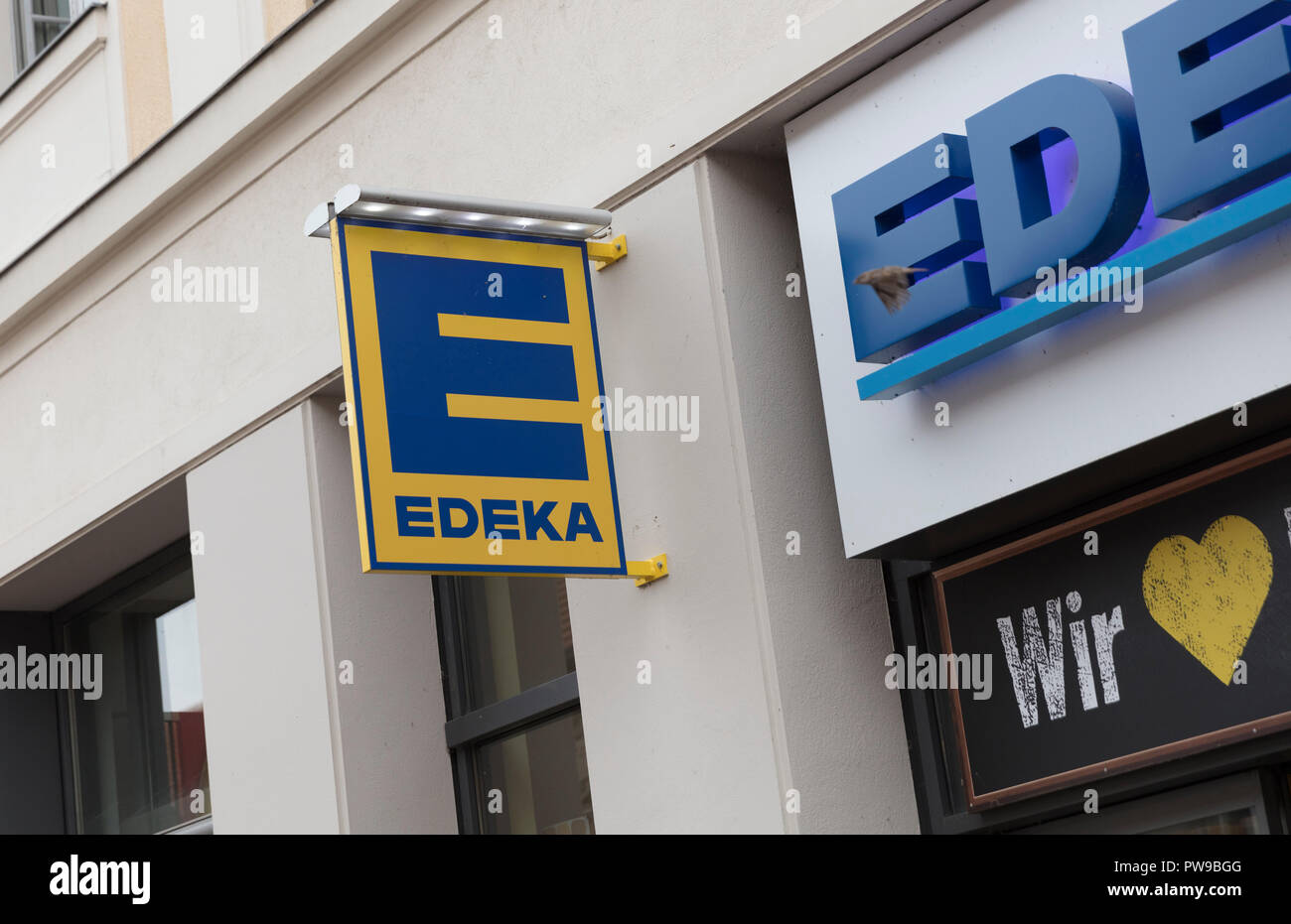 Logo german supermarket chain edeka hi-res stock photography and images ...