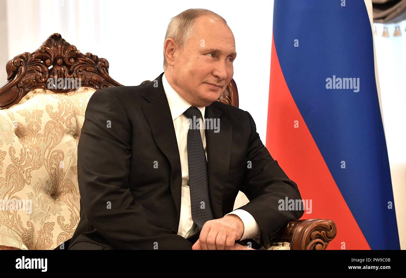 Vladimir putin smirk hi-res stock photography and images - Alamy