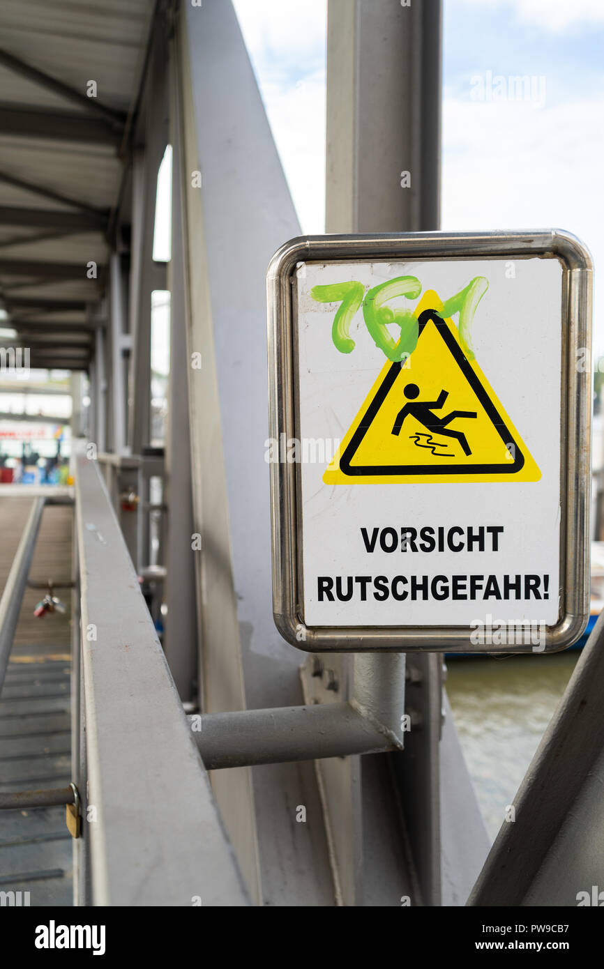 Graffiti warning sign hi-res stock photography and images - Alamy