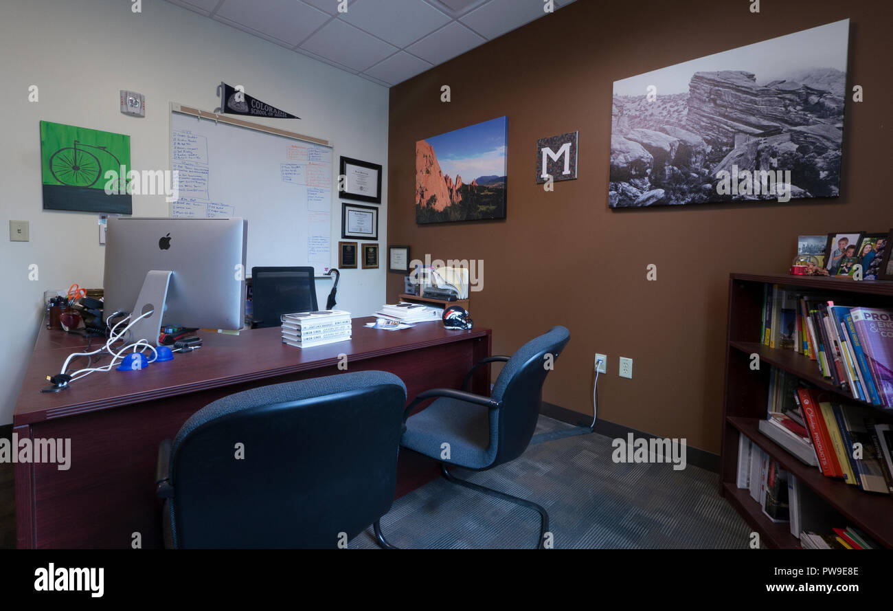Living space in modern college residence hall Stock Photo - Alamy