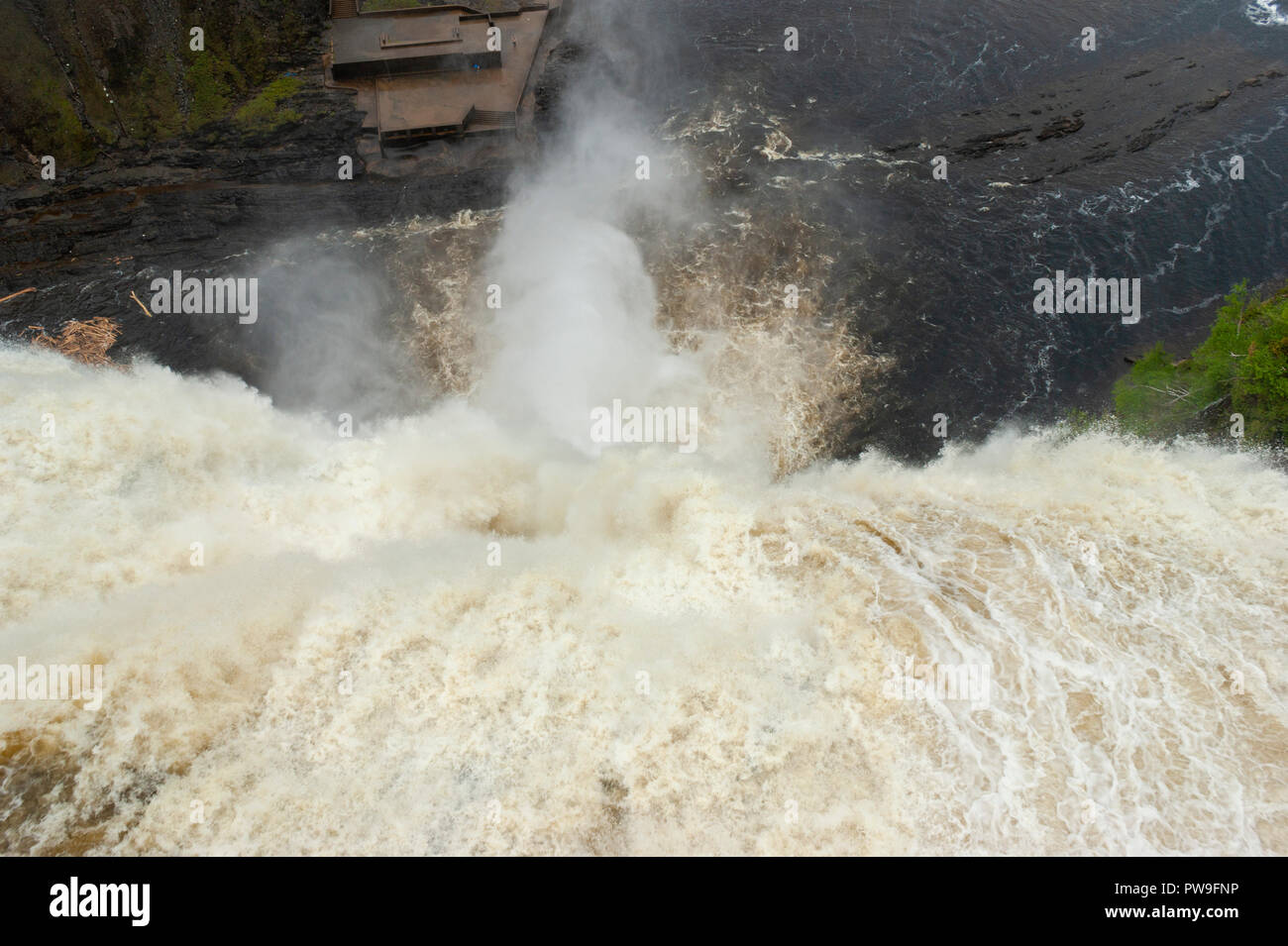 Waterfall thrust and water spray dynamics. Roaring plunging waters of ...