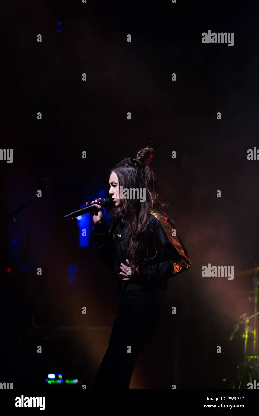 Amy shark hi-res stock photography and images - Alamy