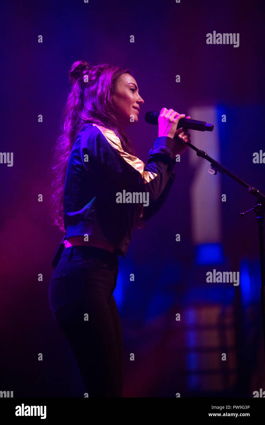 Amy Shark Singer High Resolution Stock Photography and Images - Alamy
