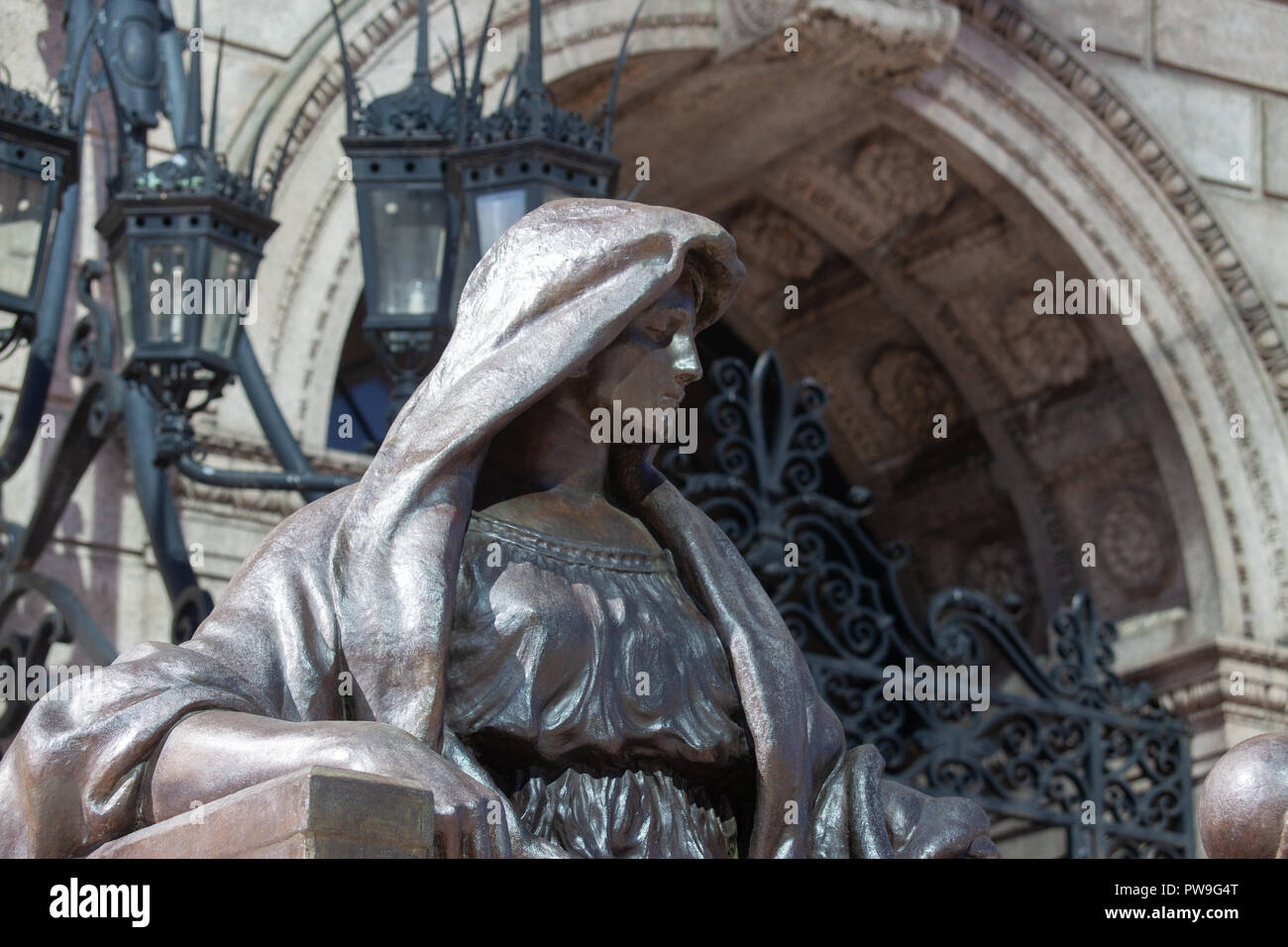 Boston public library statue hi-res stock photography and images - Alamy