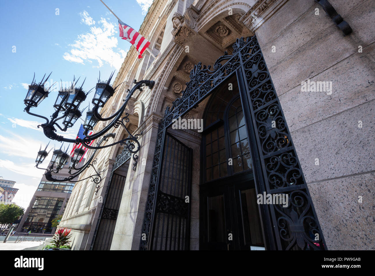 Boston public library exterior hi-res stock photography and images - Alamy