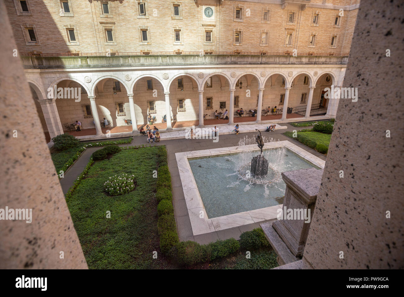 Boston library courtyard hi-res stock photography and images - Alamy
