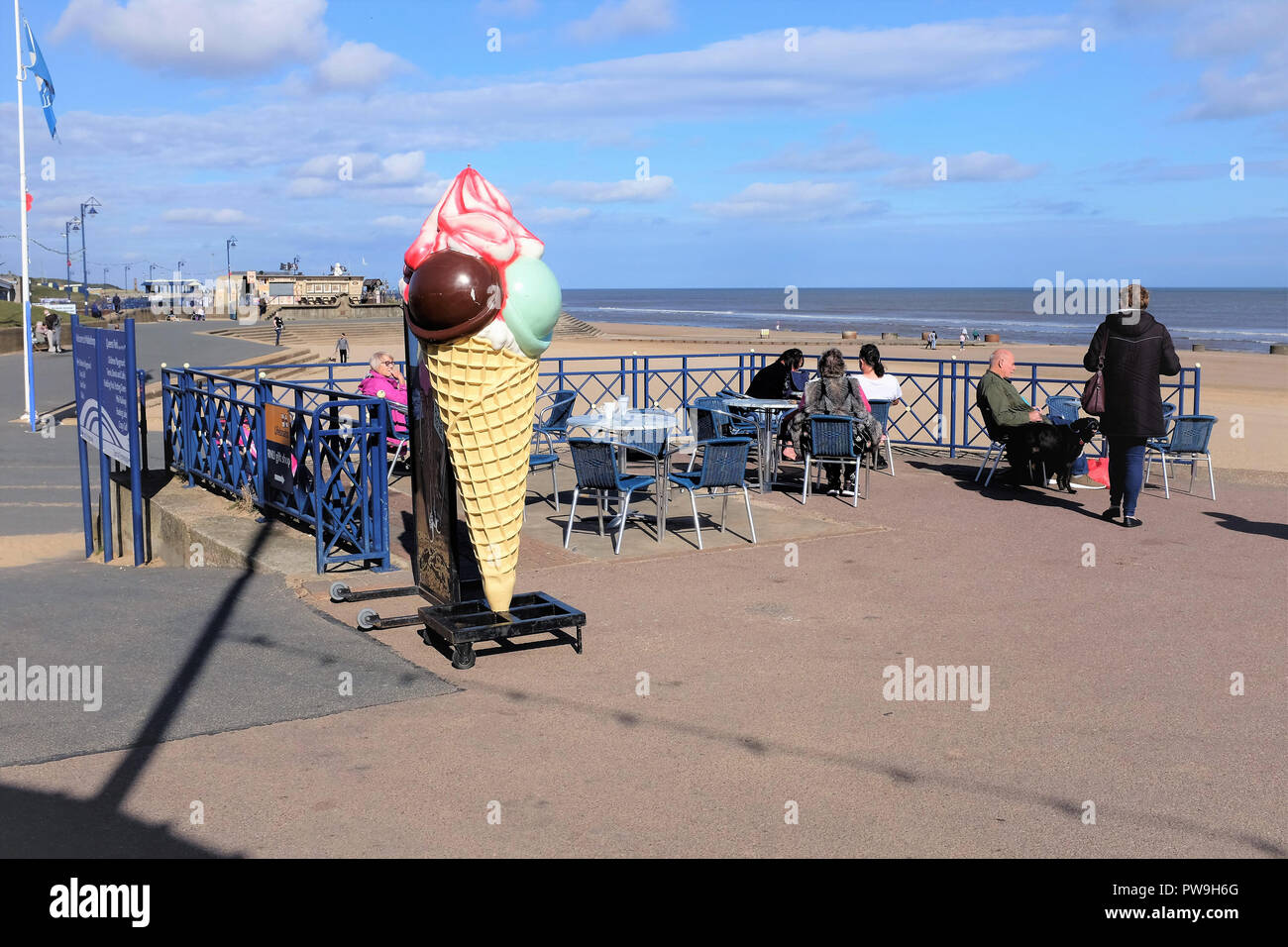 Mablethorpe seafront hi-res stock photography and images - Alamy