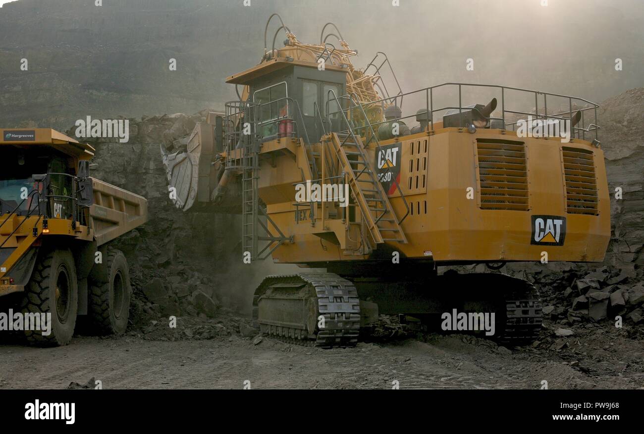 Hydraulic face shovel hi-res stock photography and images - Alamy