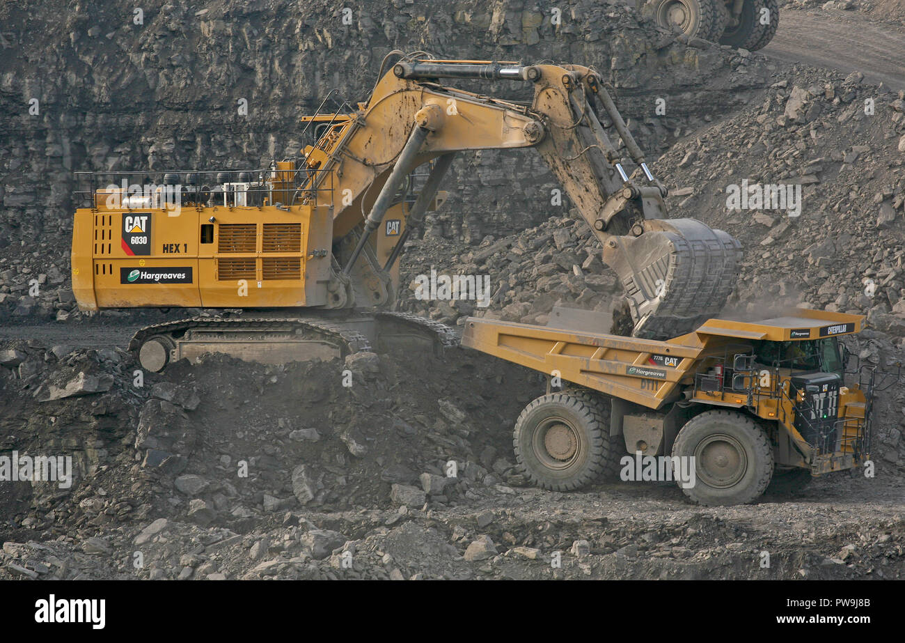 Hydraulic face shovel hi-res stock photography and images - Alamy