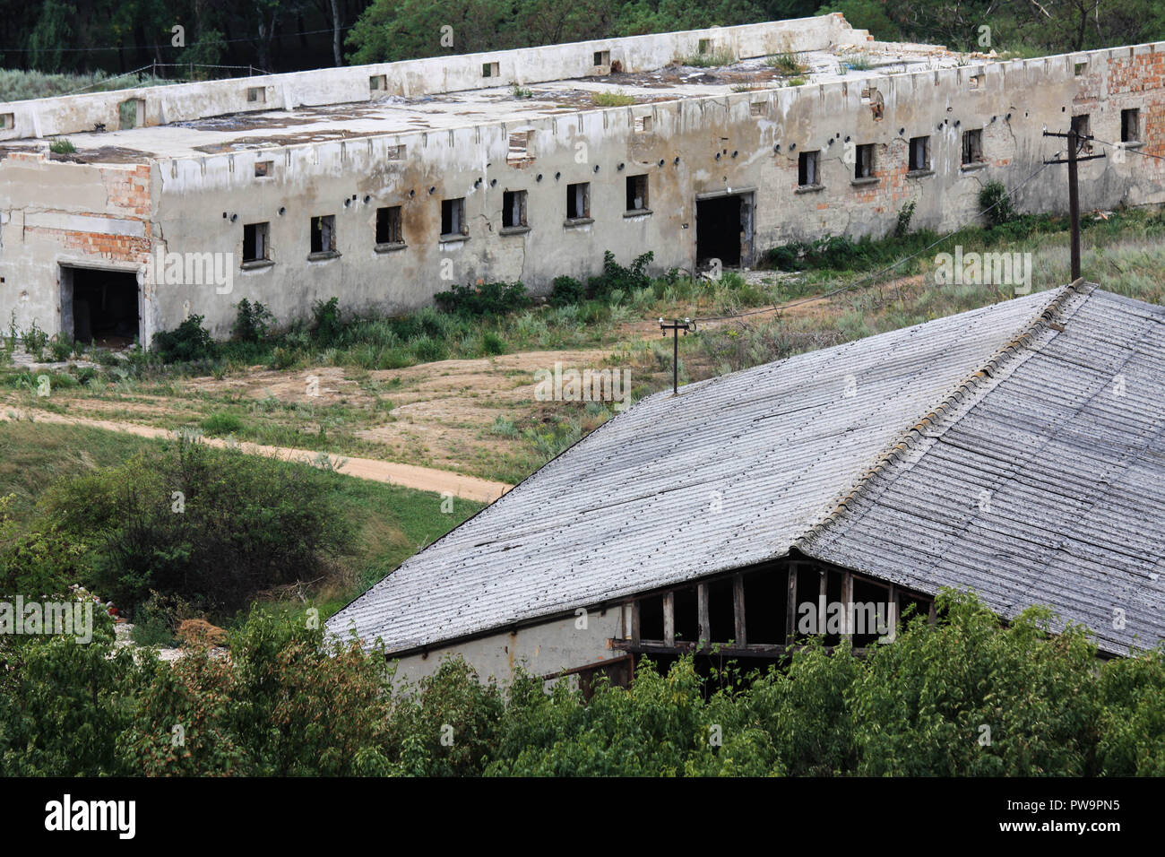 Old, empty, abandoned barn, shelter Stock Photo - Alamy