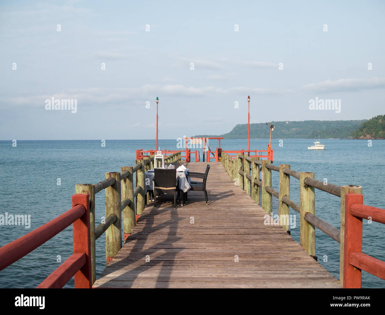Pier table hi-res stock photography and images - Alamy
