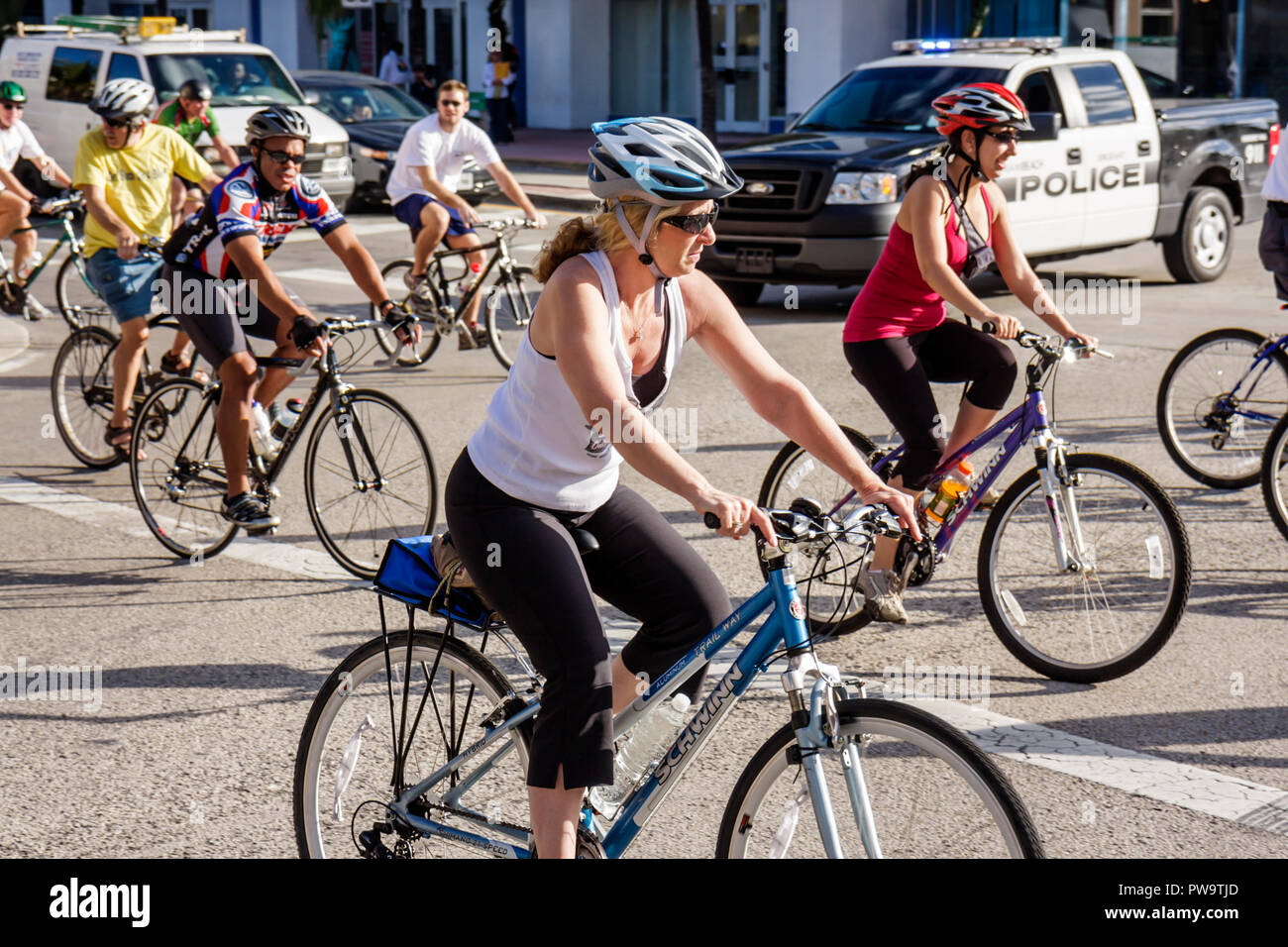 Elderly lady riding bicycle hi-res stock photography and images - Alamy