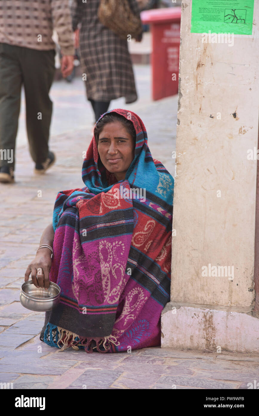 Female asian beggar hi-res stock photography and images - Alamy
