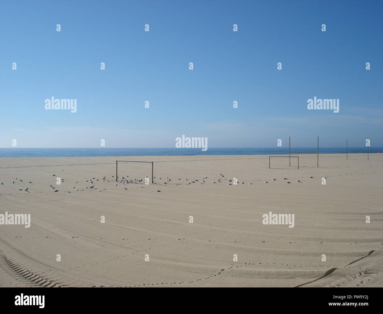 Soccer field seashore hi-res stock photography and images - Alamy