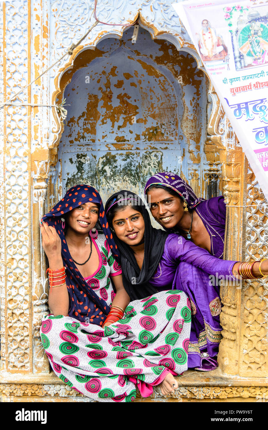 PUSHKAR, INDIA - AUG 12, 2014: Indian Women in Pushkar, India Stock ...