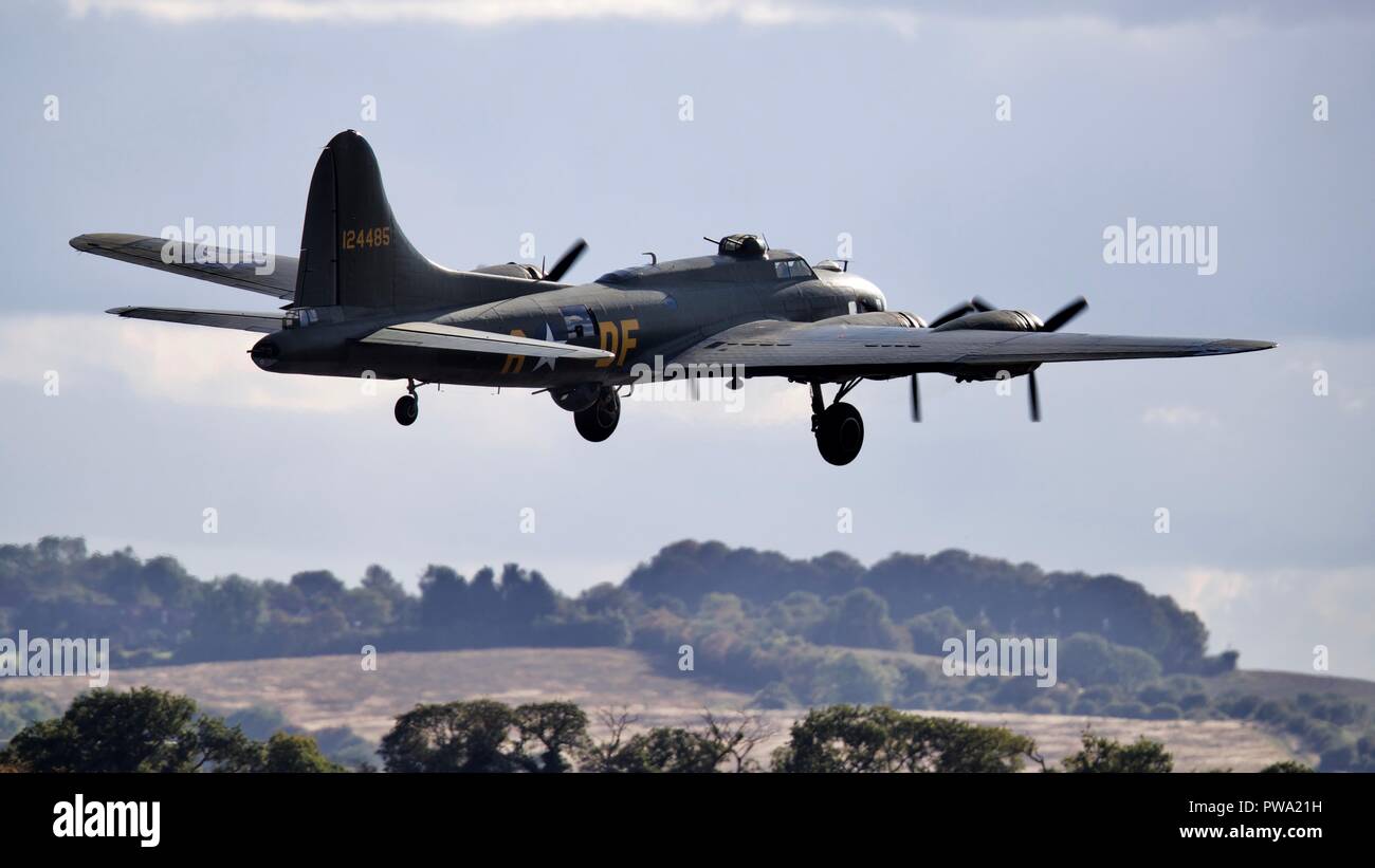 Boeing B-17G Flying Fortress (G-BEDF) Sally B Stock Photo - Alamy