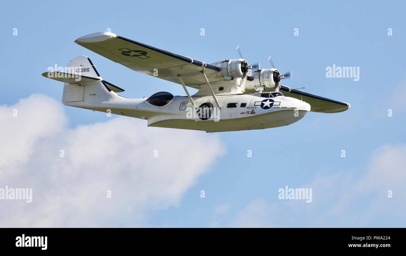 Ww2 submarine imperial war museum hi-res stock photography and images ...