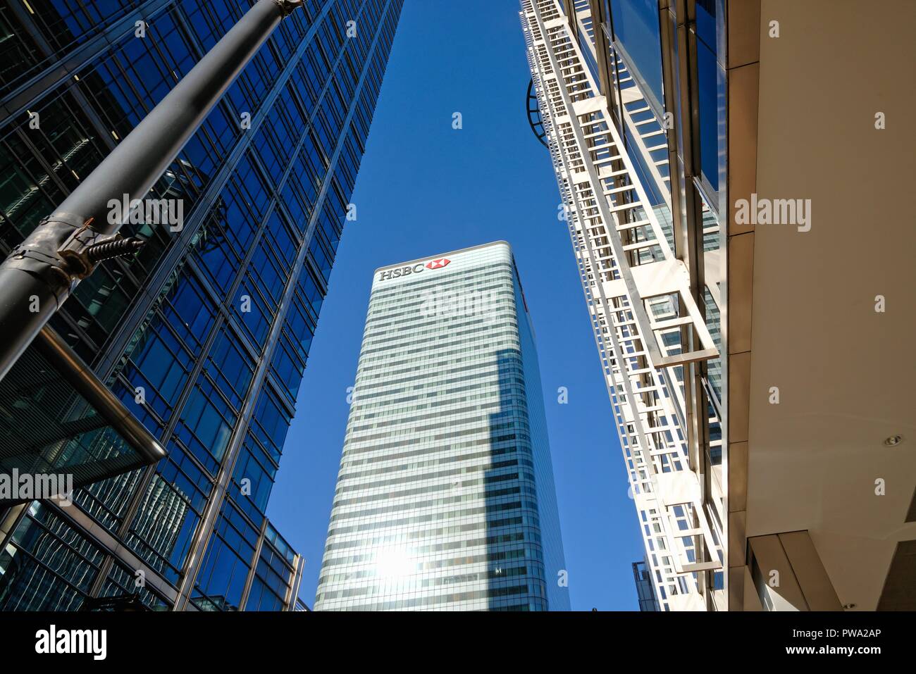 The London headquarters of the HSBC bank at Canary Wharf Docklands London England UK Stock Photo ...