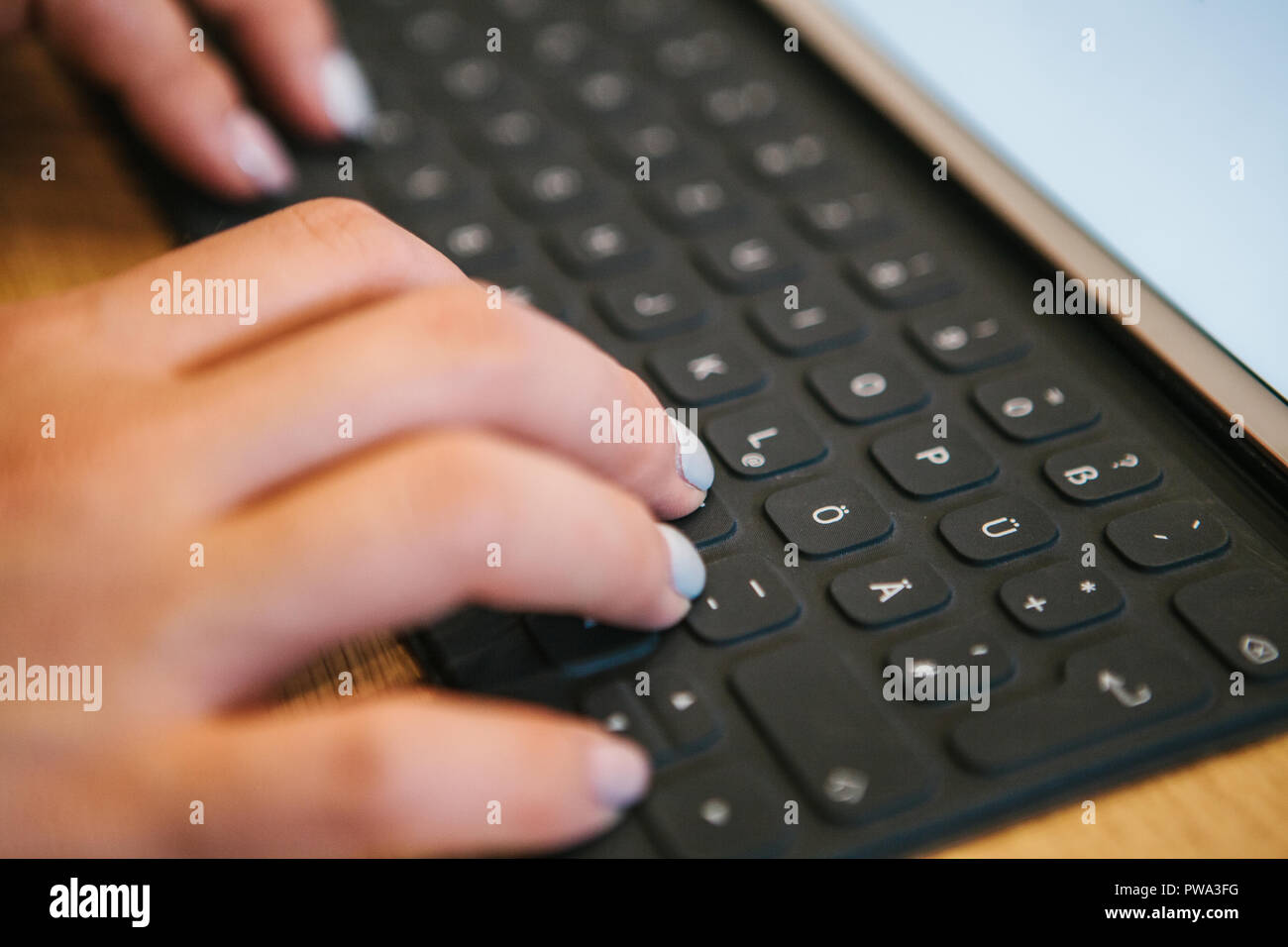 German businessman computer hi-res stock photography and images - Alamy