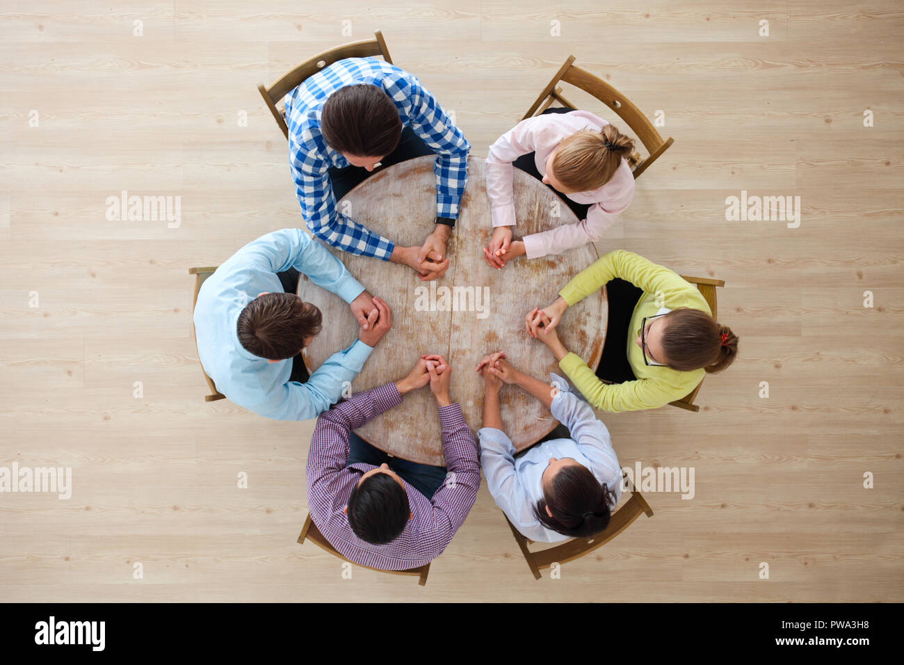 Startup diversity teamwork brainstorming meeting concept, people ...