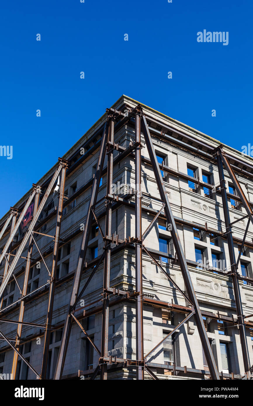 Retained building facade hi-res stock photography and images - Alamy