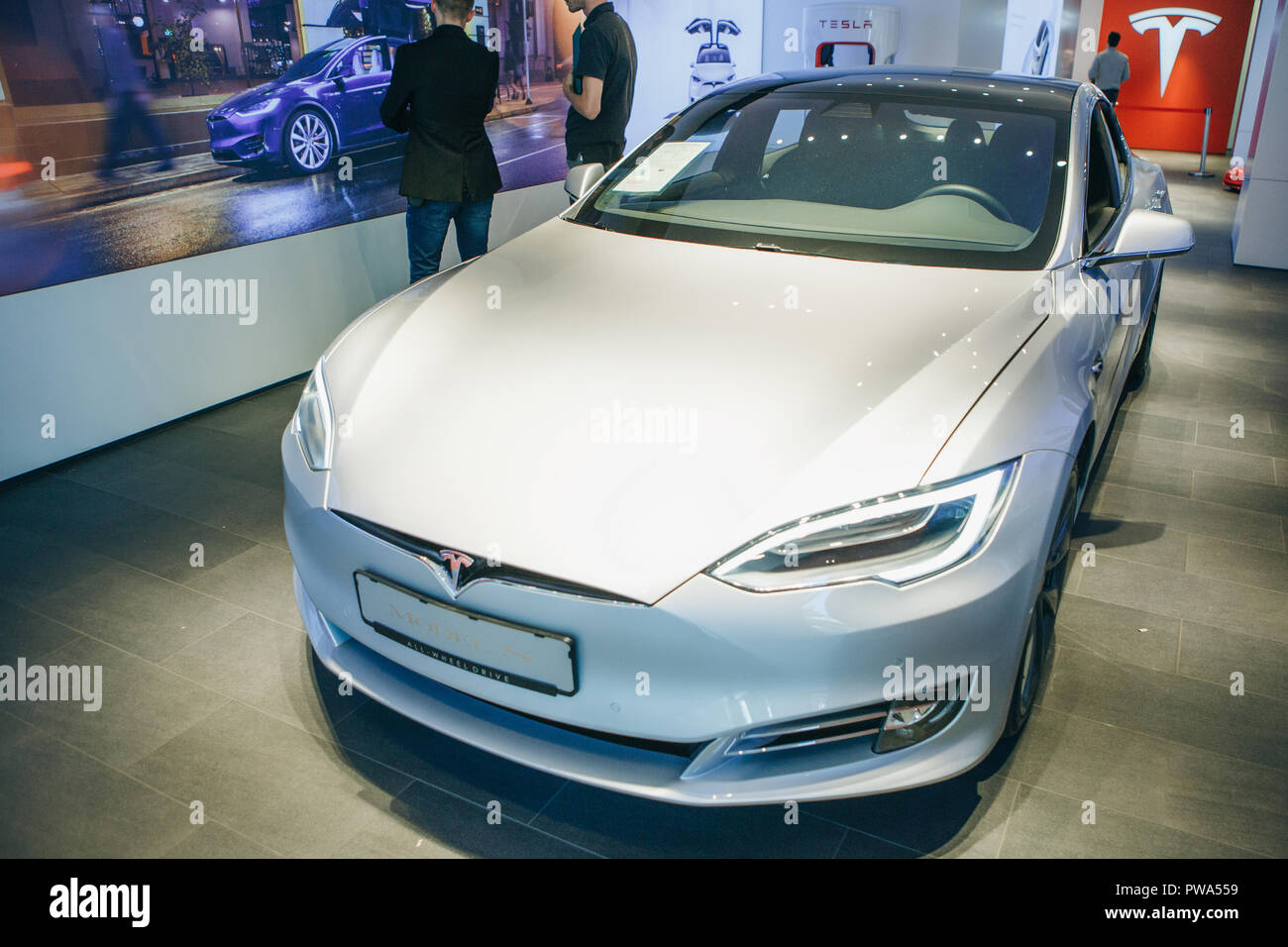 Tesla berlin hi-res stock photography and images - Alamy