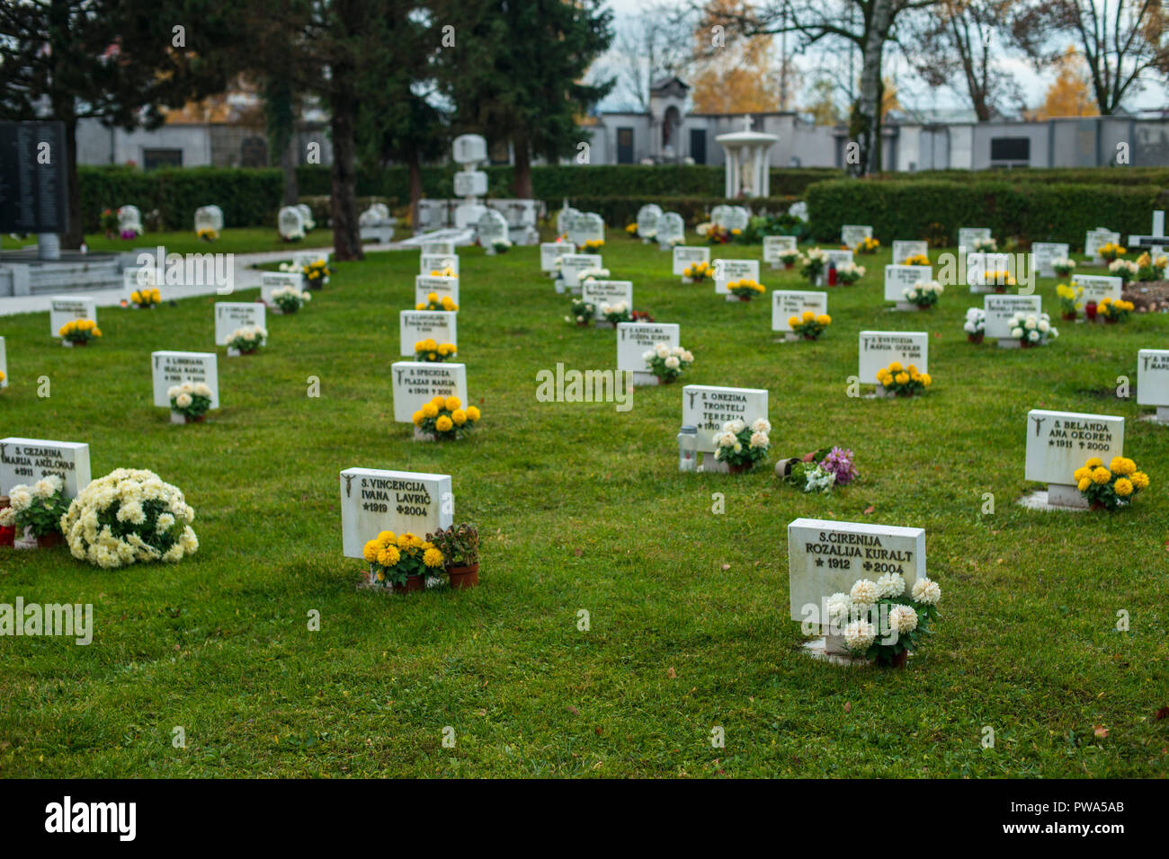 Beautiful cemetery hi-res stock photography and images - Alamy