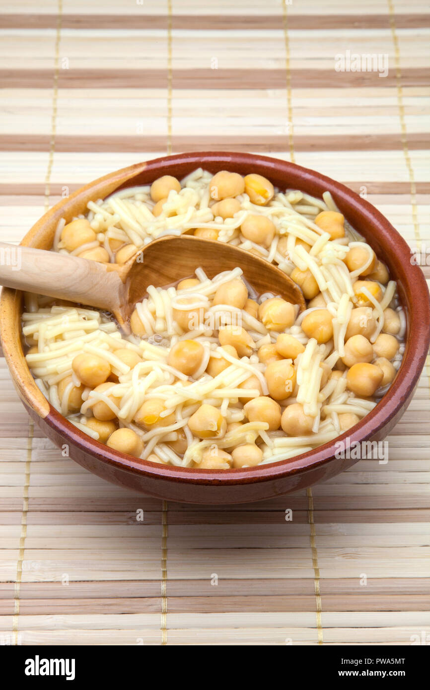 Peas stew hi-res stock photography and images - Alamy