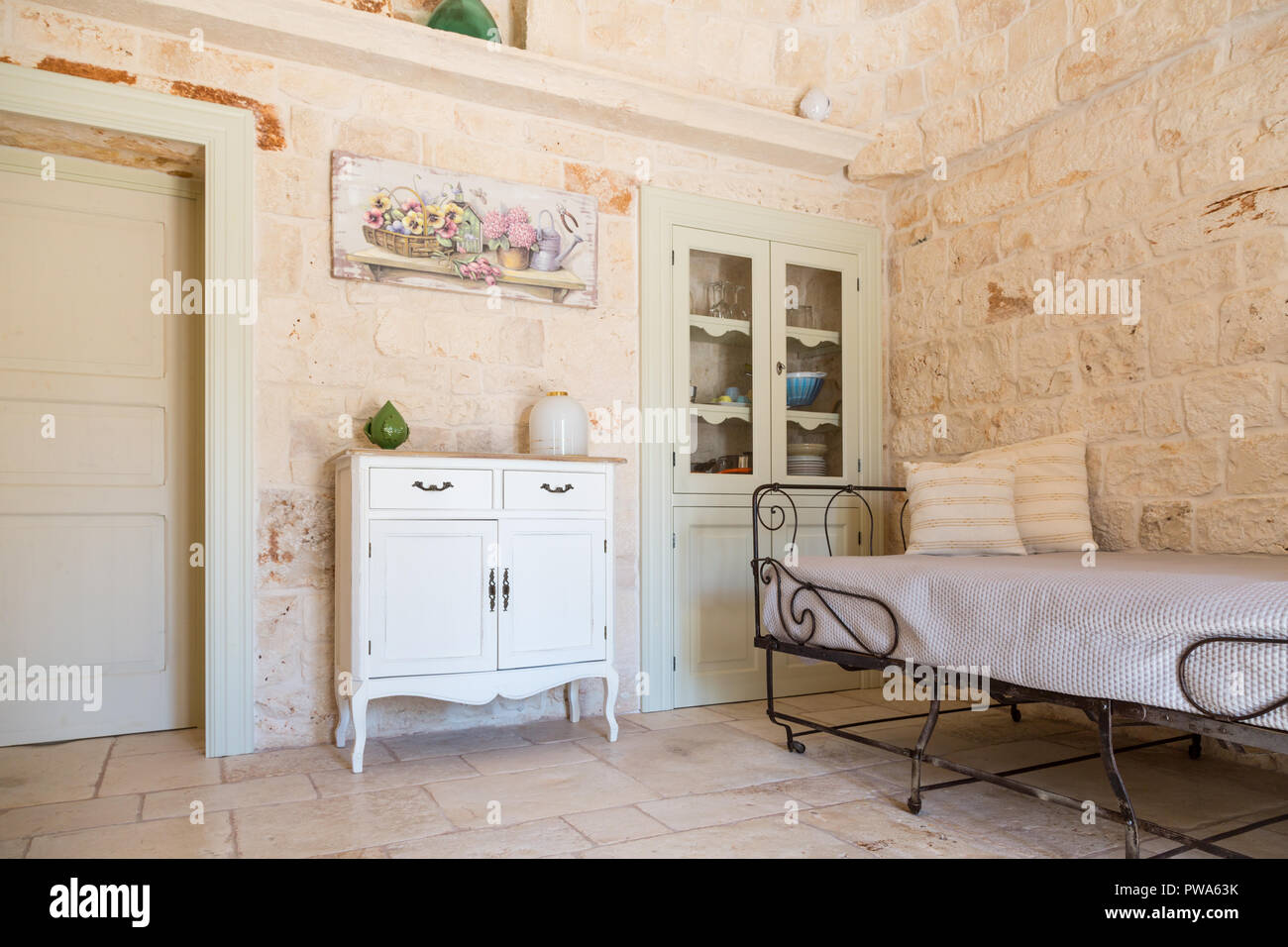 Trulli interior hi-res stock photography and images - Alamy