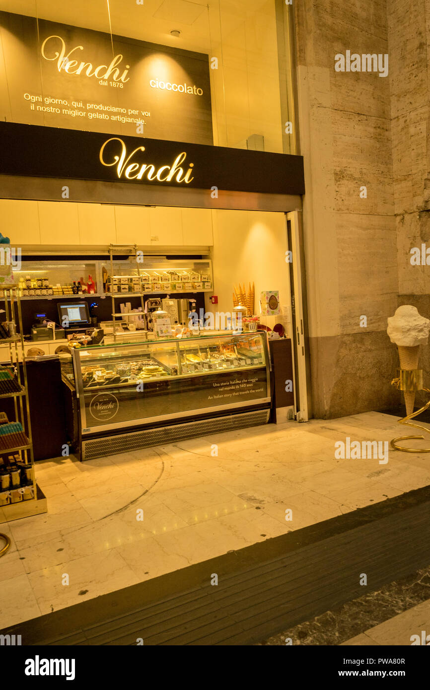 Venchi store hi-res stock photography and images - Alamy