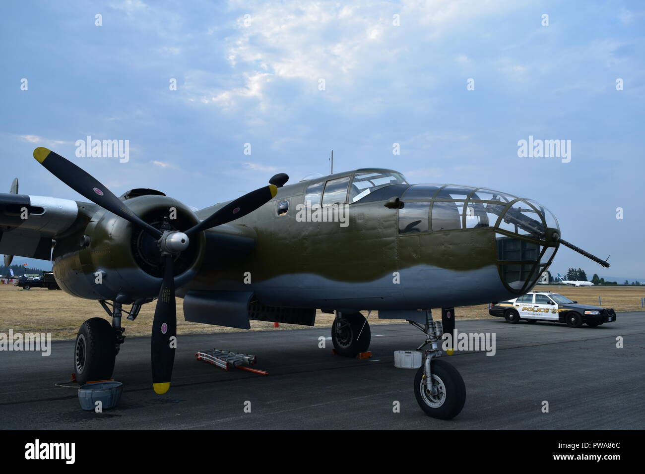 Restored world war ii b 25 aircraft hi-res stock photography and images ...