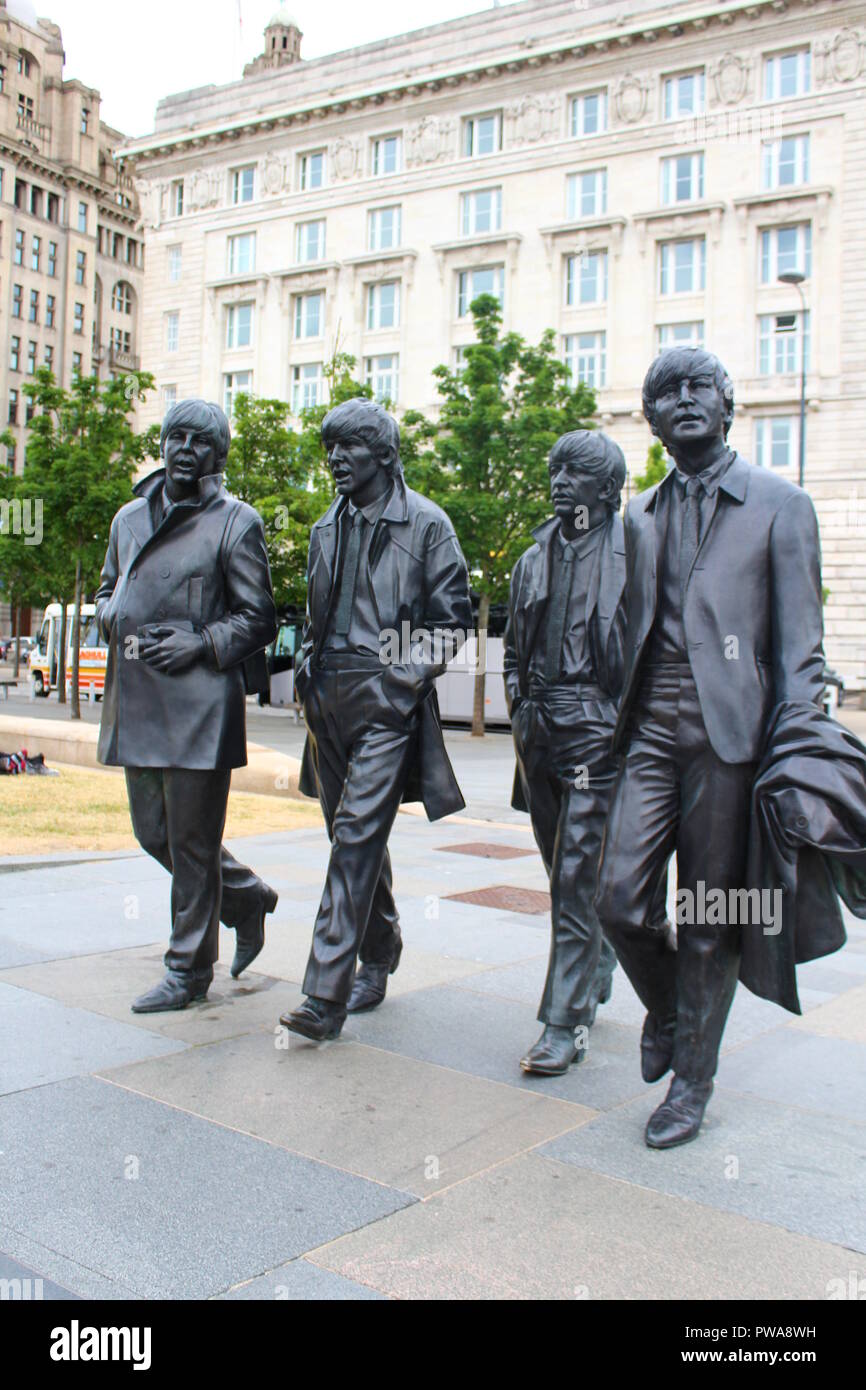 Beatles Statue Liverpool Stock Photos & Beatles Statue Liverpool Stock ...