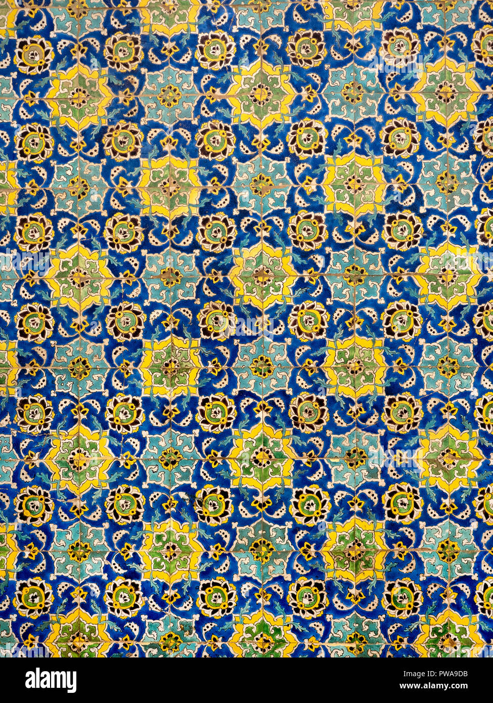 Floral pattern on tiles of Sheikh Lotfollah Mosque, Isfahan, Iran Stock ...