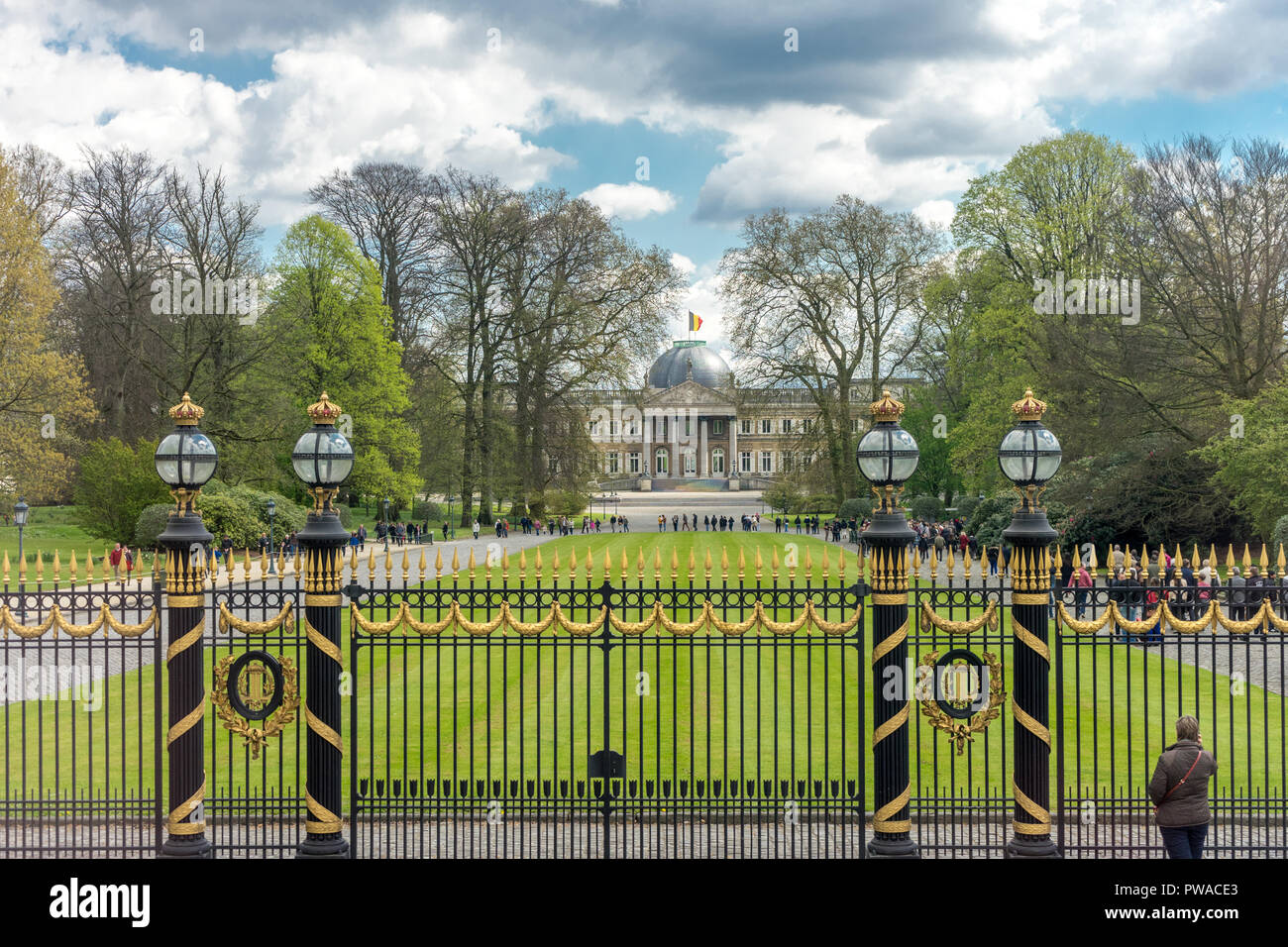 Palace brussels gates hi-res stock photography and images - Alamy