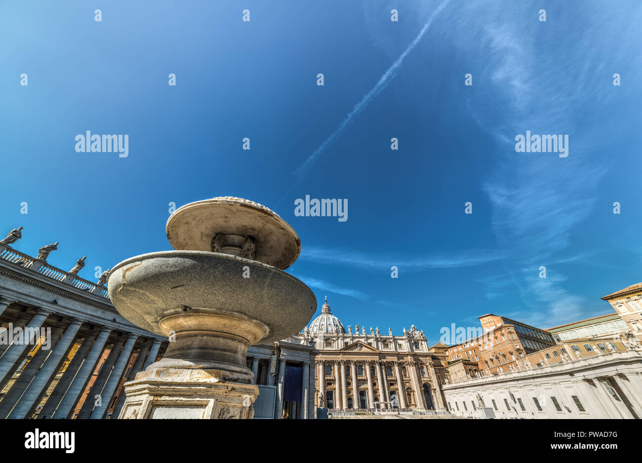 Fountain bernini saint peters hi-res stock photography and images - Alamy