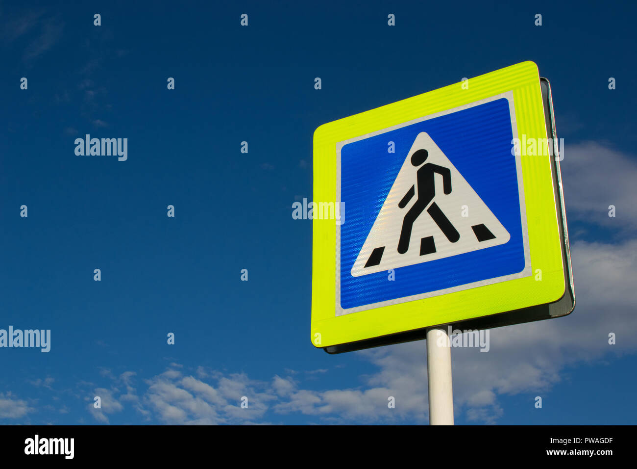 European pedestrian crossing roadsign hi-res stock photography and ...