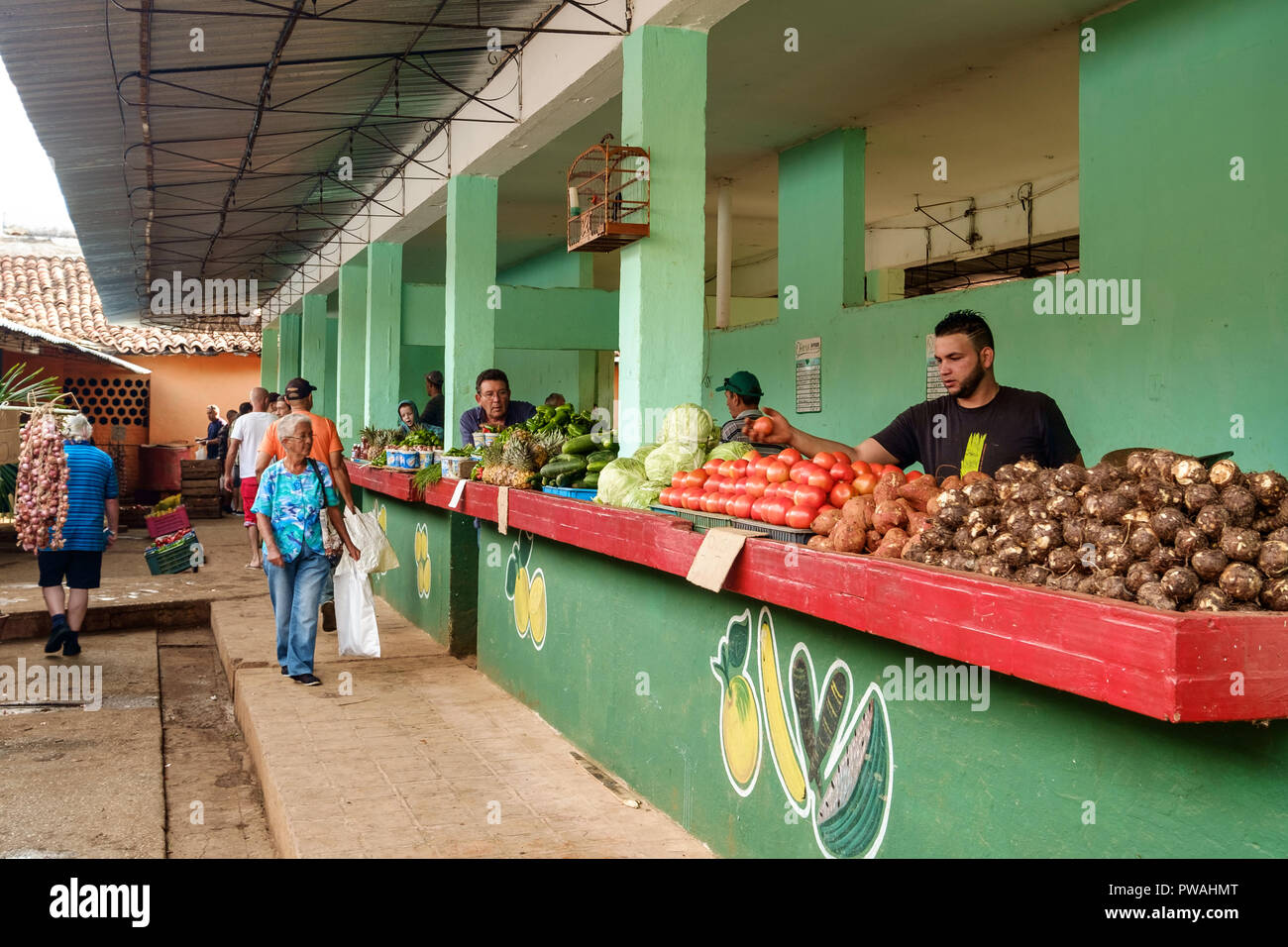 Market in Sancti Spiritus, Cuba Stock Photo - Alamy