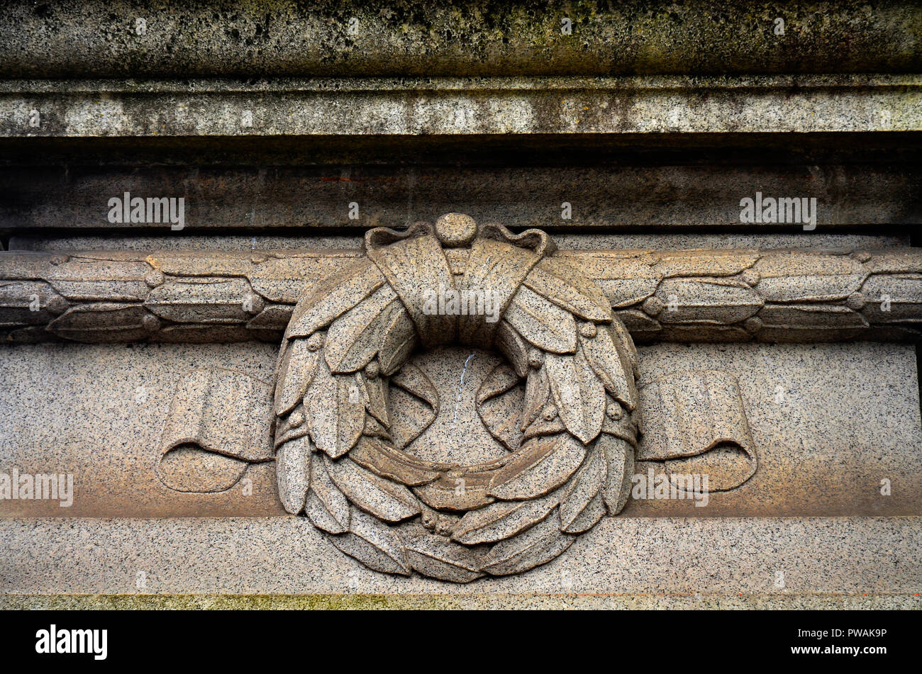 Edinburgh stone carving hi-res stock photography and images - Alamy