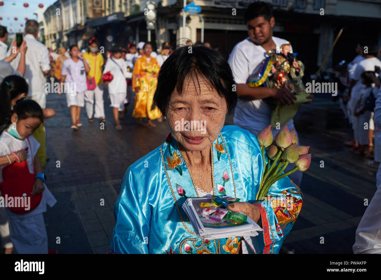 Procession chinese festival hi-res stock photography and images - Alamy